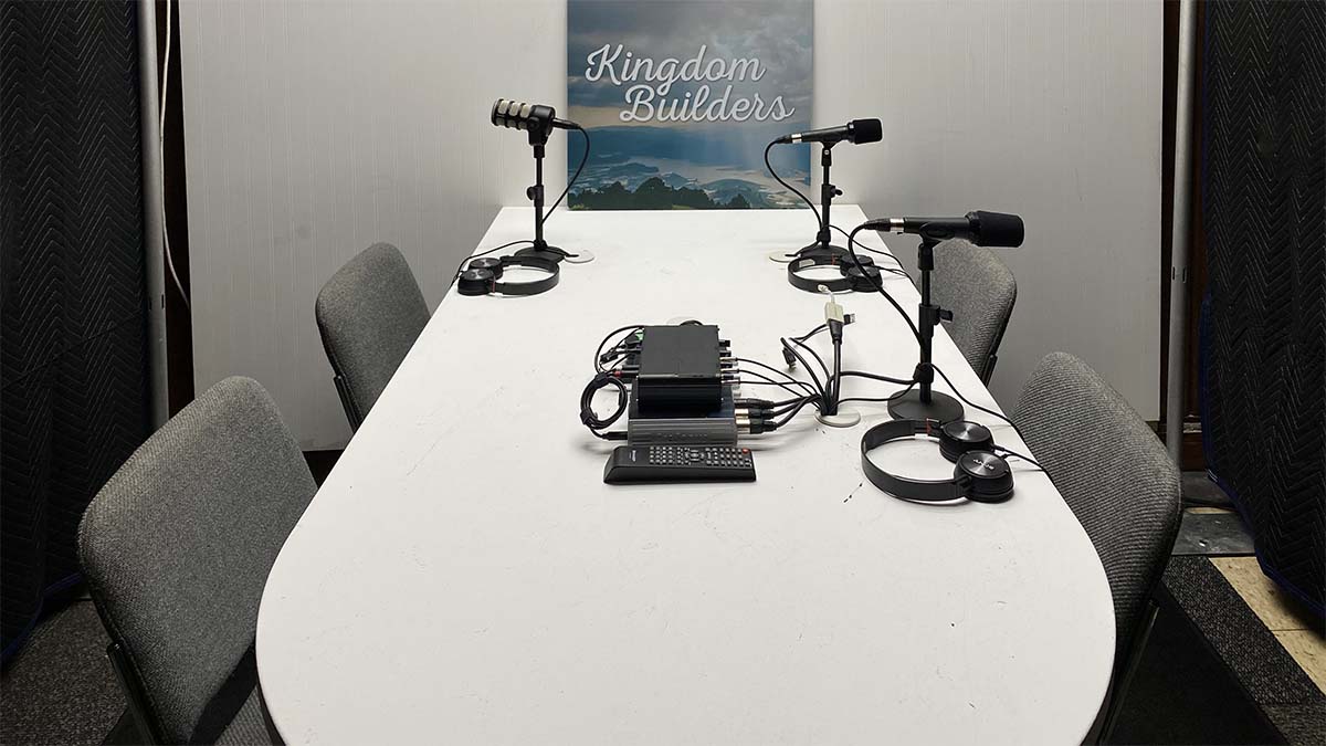 15 Podcast Room Setup Ideas: How to Build the Perfect Studio at Home ...