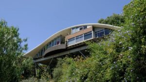 Inside Harry Bosch’s House from "Bosch" (Location & Inside) - Corby Homes